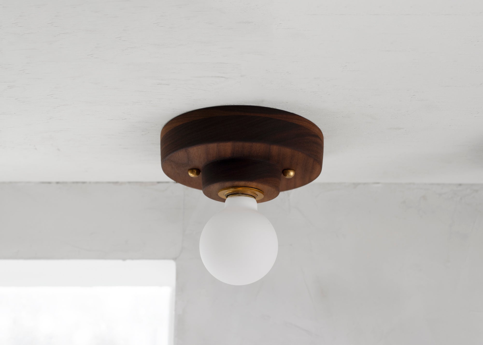 Building the Wood Hallie, the making of a luxury light – Quittner